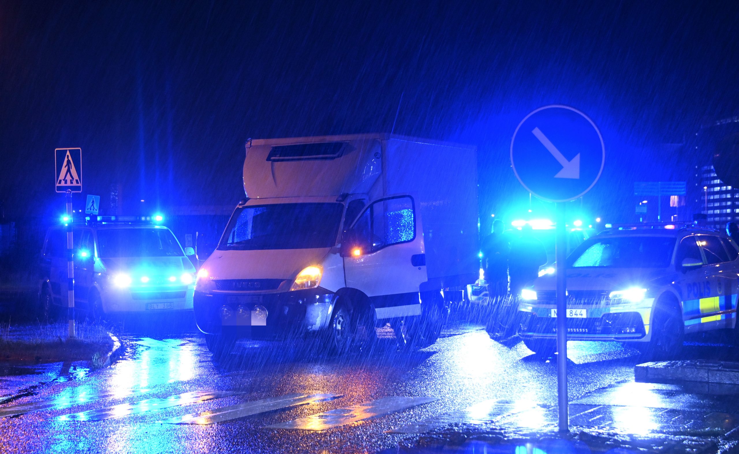 Budbil krockade med balkonger i Lund och smet från olycksplatsen ...